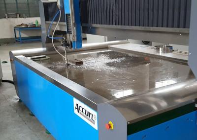 China Drie Ascnc de Machine van de Watersnijder, de Straal Scherp Materiaal 2000 X 1000mm van het Titaniumwater Te koop