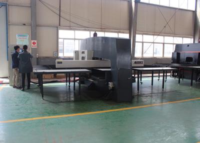 China Hoge Intensiteitscnc de Machine van de Stempelpers voor de Decimale Gegevensinvoer van Bladmetalen Te koop