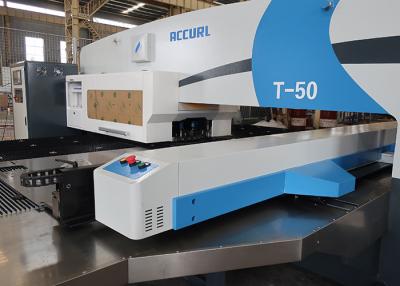 China 50 toncnc de Machine van het Torentjeponsen met Roestvrij staallijst Te koop