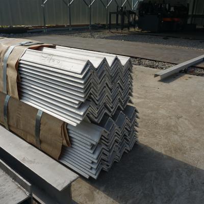 Cina 300 Series Stainless Steel Angle Bar 18mm Hot Rolled 5.8m in vendita