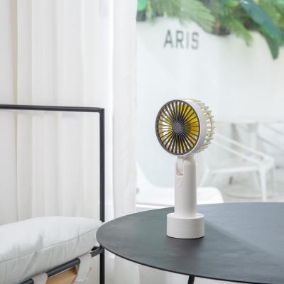 Cina 7 fan portatile di Vane Handheld Electric Fan 4W 1200mAh con il caricatore del Usb in vendita