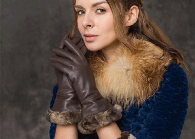Cina Guanti della pelliccia di inverno della pelle dei cervi delle signore sexy, guanti di azionamento delle donne del polsino della pelliccia del coniglio di Brown in vendita