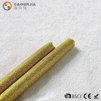 Cina Candele della conicità di scintillio LED dell'oro con il temporizzatore, candela reale senza fiamma della cera in vendita