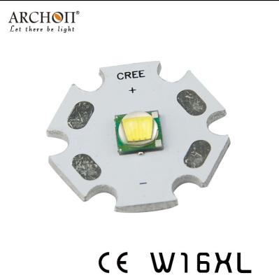 Cina 6500K W16XL impermeabilizzano la luce di immersione subacquea del LED 860 lumi con la batteria 18650 in vendita