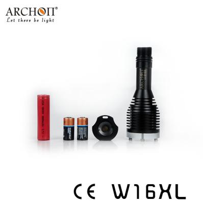 中国 860 内腔 6500K 100 は 8mm のポリカーボネート板が付いている水中ダイビングの懐中電燈をメーターで計ります 販売のため