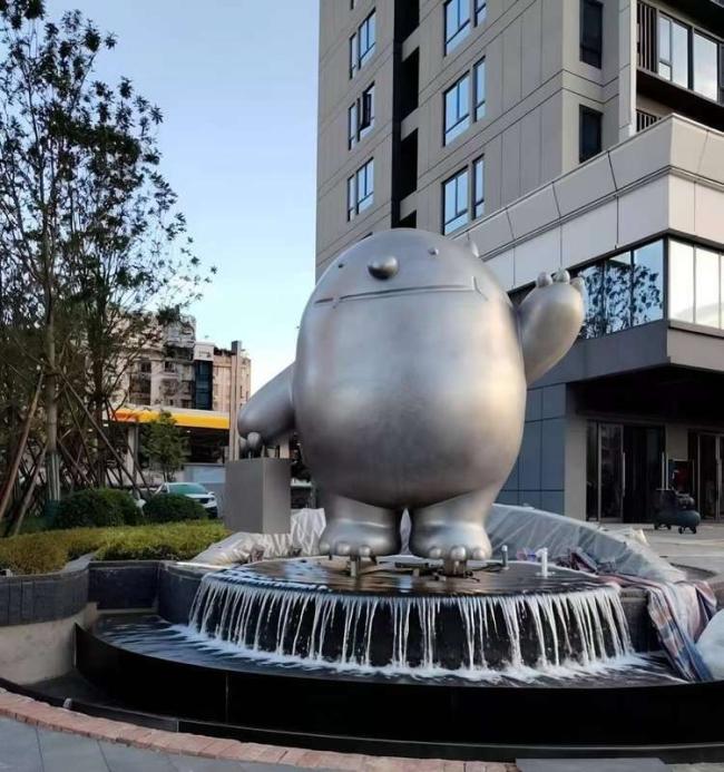 Custom Silver Cartoon Bear Fiberglass Sculpture