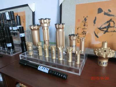 中国 炭鉱ボタンの石の穴あけ工具、耐久ボタン ビット石訓練 販売のため