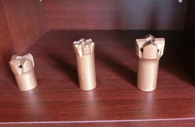 中国 長い生命ボタンの石の穴あけ工具、建築工事のためのボタンの穴あけ工具 販売のため