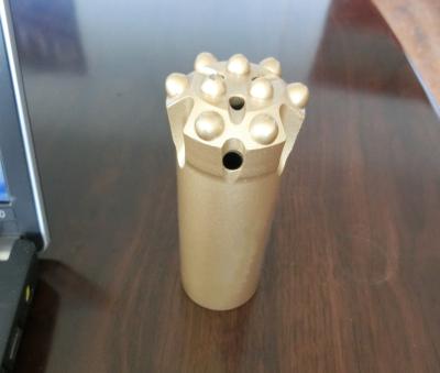 中国 高性能の直径28-45mmボタンの石の穴あけ工具の長い生命 販売のため