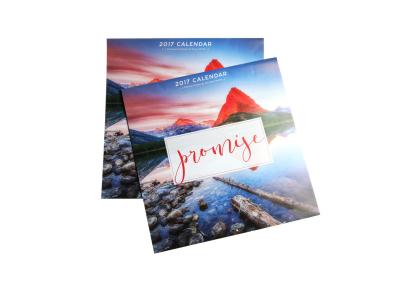 China De innovatieve Kraftpapier-Document Gouden/Zilveren Folie van de Muurkalender met Landschapspatroon Te koop