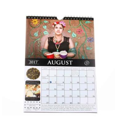 China Uniek de Kalender Met een laag bedekt Document van de Manier Reuze Maandelijks Muur met Hanger Te koop
