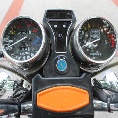 Chine Opération facile 2300*950*1600mm 50 de km/h de moteur alimenté au gaz maximum du tricycle 125CC à vendre
