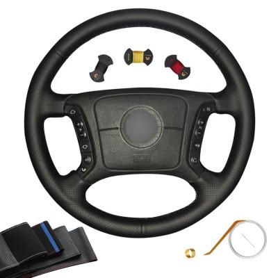 Cina Copertura del volante in cuoio PU nero perforato per BMW E36 E46 E39 E38 E53 X5 X3 E83 in vendita