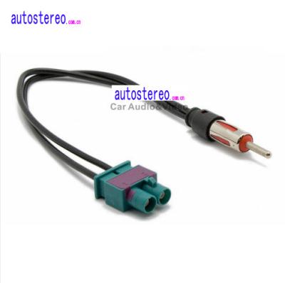 Cina Corredi adatti dell'autoradio dell'adattatore dell'antenna radiofonica per la spina stereo di Amplifiered dell'antenna di VOLVO in vendita