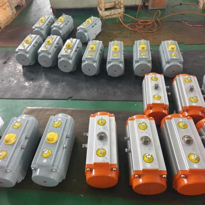 Cina Attuatore rotativo pneumatico a quarto di giro a doppia azione (DA) e singola azione (SA) per valvola a farfalla o valvola a sfera in vendita