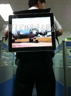 Cina CE di camminata a 19 pollici moderno/ROHS/FCC del giocatore di pubblicità dell'affissione a cristalli liquidi dello zaino del tabellone per le affissioni in vendita