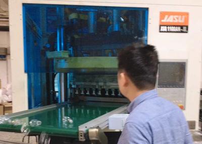 Cina Macchina automatica piena 1000ML 2000ML dello stampaggio mediante soffiatura della bottiglia di PMMA in vendita