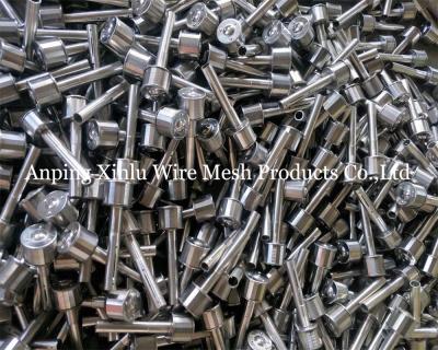 중국 2톤 긴 목 SS316L 존슨 와이어 래핑된 스크린 노즐(NPT 나사산 포함) 판매용