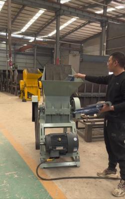 Chine Classification des couteaux américains Fractionneur plastique multifonctionnel pour le concassage à gros barils bleus à vendre