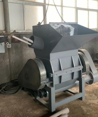 Chine Déchets plastiques complets déchets de plastique concasseur pulvérisateur différents modèles et styles pour les acheteurs à vendre