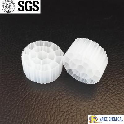 中国 中国 原産 100% 純 HDPE 白 MBBR 移動ベッド バイオフィルム リアクター メディア 25*12mm 販売のため