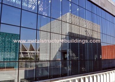 中国 再生利用できる前に造られた鋼鉄建物、屋外の金属の建物の容易な取付け 販売のため