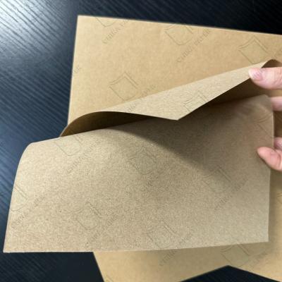 Китай 300 и 440 грамм высокой жесткости Kraft Liner Paper Board, используемый для подарочных коробок продается