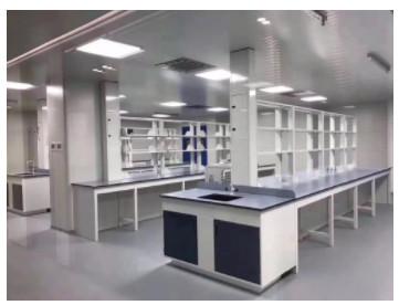 China Assoalho - tabela de trabalho montada do laboratório da química da fábrica com armazenamento à venda