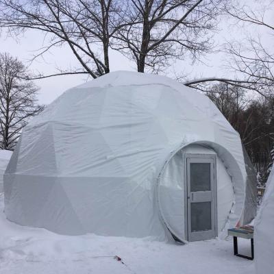 China Tienda al aire libre caliente de la bóveda geodésica de Glamping del invierno popular del diseño 2022 en las montañas en venta