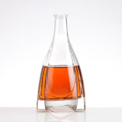 Cina Bottiglia di vetro per liquori alcolici in 500 ml e 750 ml in vendita