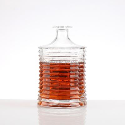 Cina Super Flint Glass 500ml 700ml Bottiglia a forma di whisky di brandy per la produzione di bevande in vendita