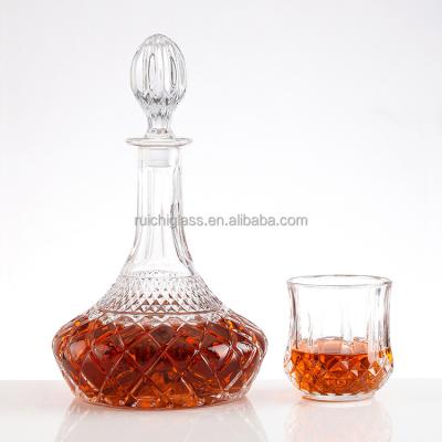 Cina 500 ml 750 ml bottiglie di vetro personalizzate a forma di fancy per la distribuzione di altre bevande in vendita
