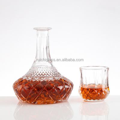 Cina 50 ml 100 ml 500 ml 750 ml bottiglia di liquore di vetro per gin vodka tipo di sigillamento del whisky personalizzare in vendita
