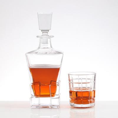 Cina Personalizza 750ml bottiglia di vetro bianco per whisky acqua vino liquore vodka brandy e Xo in vendita