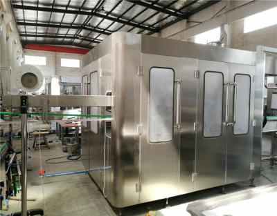 Cina Il tasso alto ha carbonatato l'imbottigliatrice della macchina di rifornimento della bibita/CDD per il materiale da otturazione della bevanda in vendita
