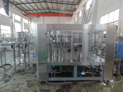 Cina Macchina di rifornimento gassosa automatica della bevanda, macchina di rifornimento della soda per la bottiglia dell'ANIMALE DOMESTICO in vendita