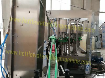 Cina Linea di riempimento combinata del succo e del latte dell'acqua, linea di produzione della bottiglia di vetro del succo di frutta in vendita