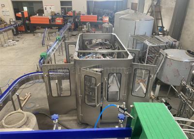 Cina 6000CPH il latte di soia Tin Can Juice Filling Machine ha aperto l'altezza della valvola regolabile in vendita
