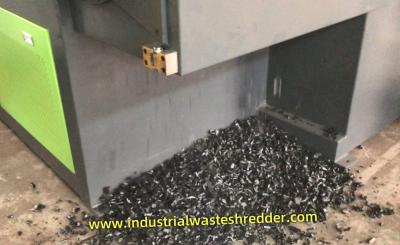 중국 고효율의 홀브루 플라스틱 쉐레이더 기계 재활용 산업에서 용량 600-1000kg 판매용