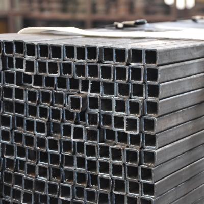 Chine Produit chimique noir de longueur du tube 5.8m-12m en métal de place de traitement de peinture résistant à vendre