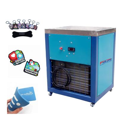 Cina Since 1999 Fulund factory supply ice cooling table machine suitable for water milk candy juice rubber pvc silicone in vendita