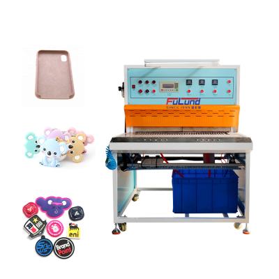 Cina PVC silicone drop plastic baking molding small trademark oven baking mold table in vendita