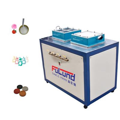 Cina Silicone multifunzionale che fa la Tabella di macchina per schiumatura di trattamento di vuoto in vendita