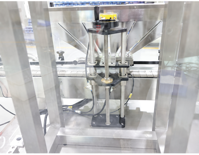 Automatic vertical packing machine safety features