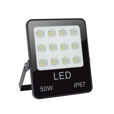 Cina Le luci di inondazione impermeabili all'aperto portatili del LED hanno messo l'alta efficienza in vendita
