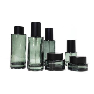 Cina Oem 10ml Skin Care Empty Bottles Cosmetic Packaging Glass in vendita
