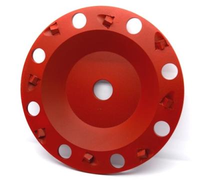 Cina Mola policristallina di Pcd del diamante con i segmenti invertiti di PCD per l'eliminazione concreta dei rivestimenti del pavimento in vendita