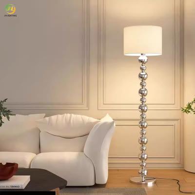 Cina JYLIGHTING Lampada da terra retrò di lusso per soggiorno, camera da letto, divano, stile Wabi-sabi moderno e semplice in vendita
