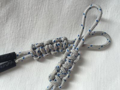 Κίνα Προσαρμοσμένο χειροποίητο Paracord Zipper Pull 3 χρώματα TPU Ένεση προς πώληση