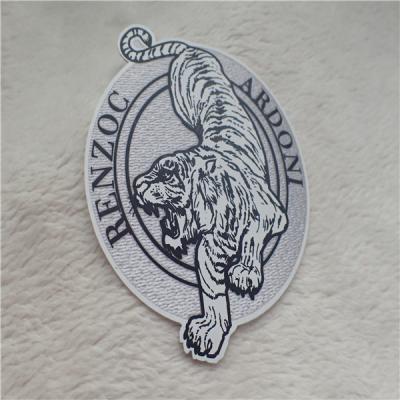 Cina Patch di abbigliamento personalizzati OEKO Forma irregolare Logo del tigre Trasferimento di calore in silicio Tatami Flocking in vendita
